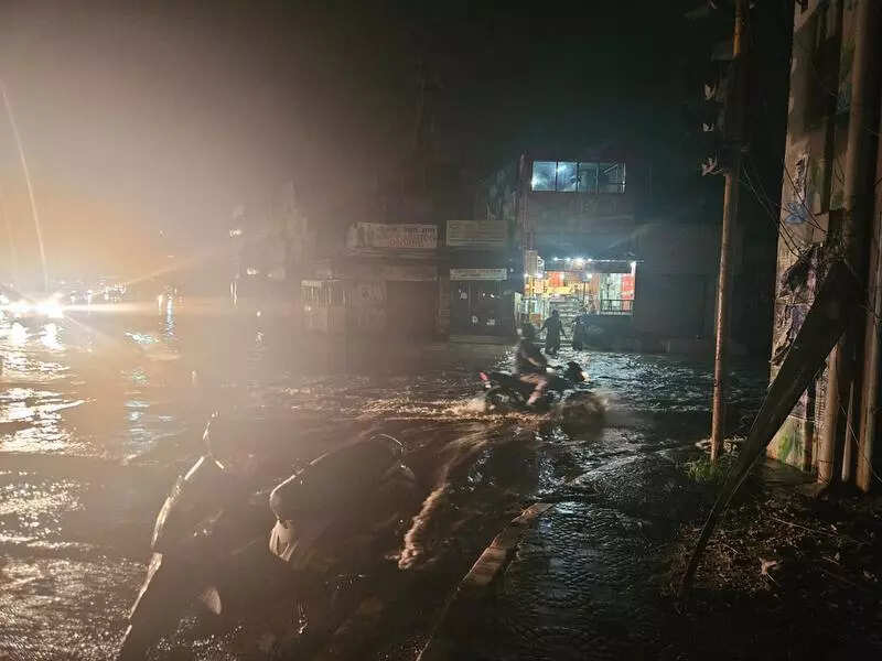 Heavy rainfall triggers severe waterlogging in Zirakpur, exposes ...