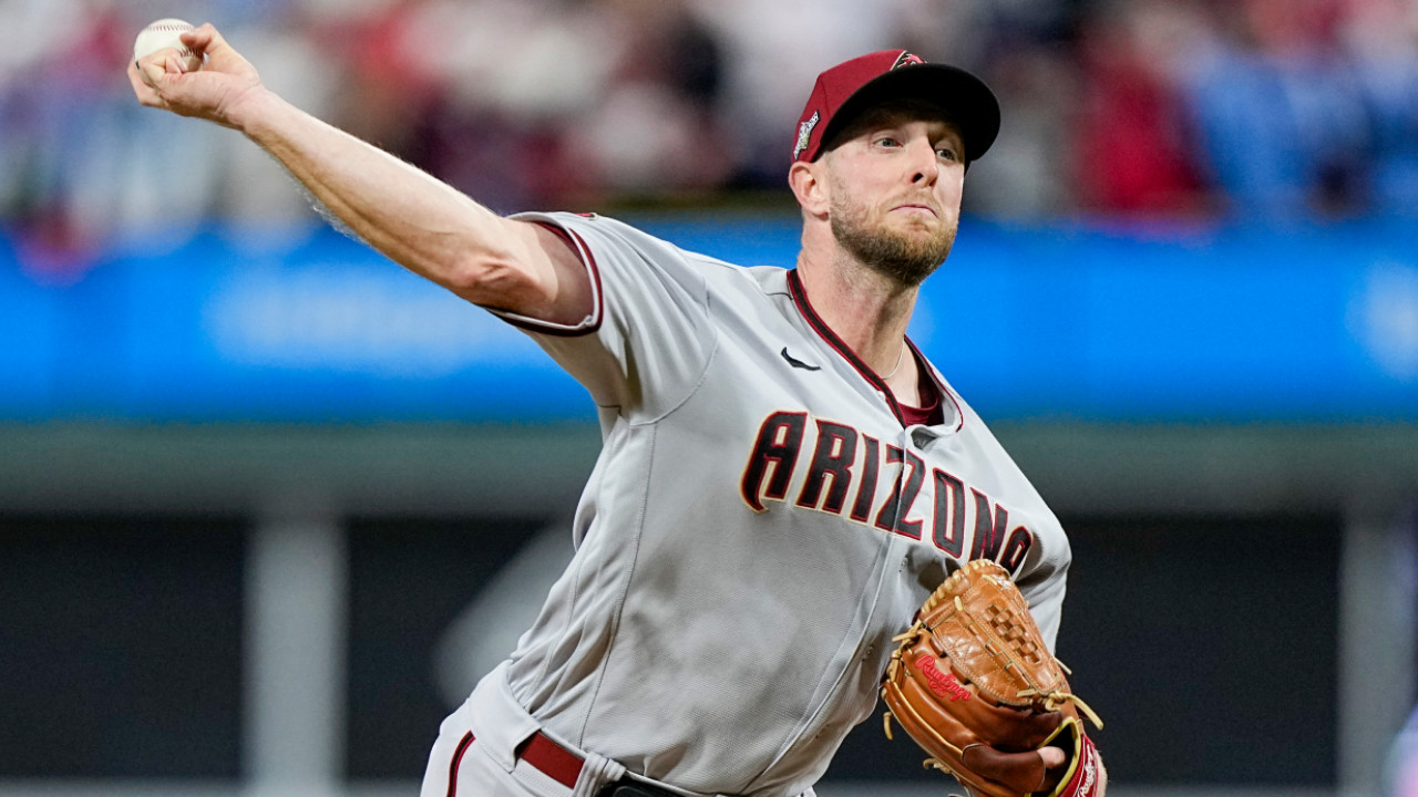 Rangers add veteran right-hander Merrill Kelly in trade with Diamondbacks