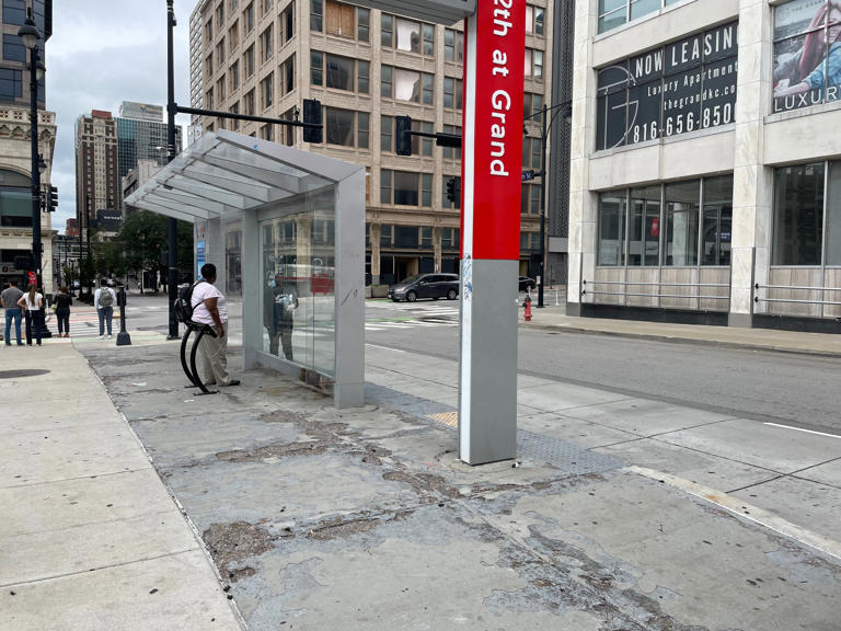 ‘We need seats’: Kansas City bus riders’ mixed reaction to new ‘leaning ...
