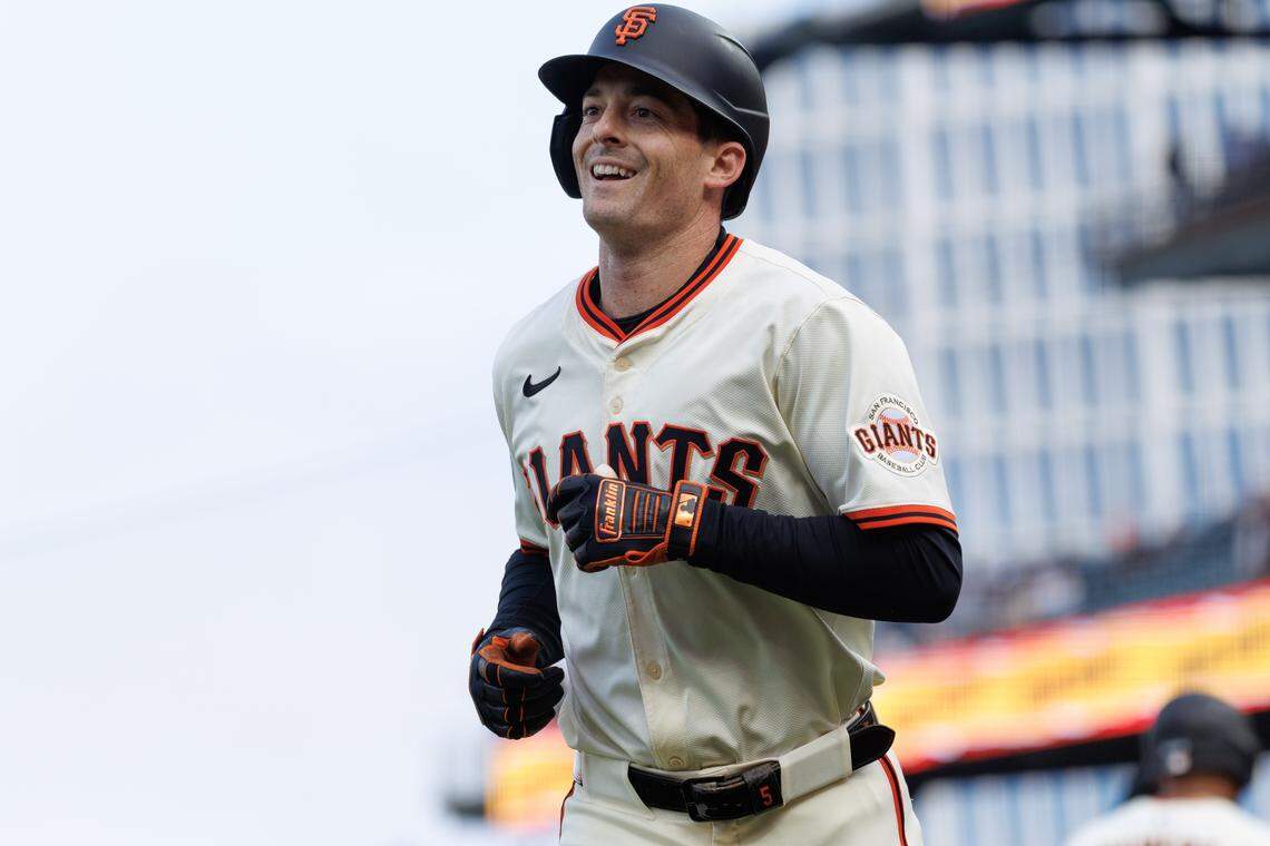 Royals land outfielder from Giants in final move before MLB trade deadline