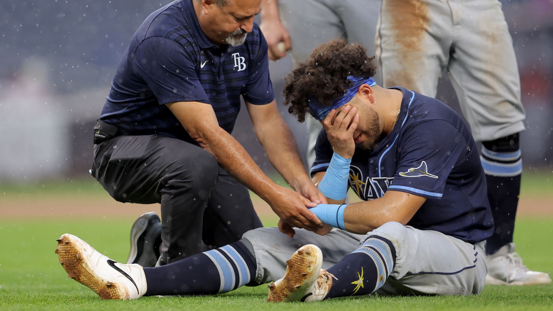 Pain and rain in the Bronx: Yankees 7, Rays 4