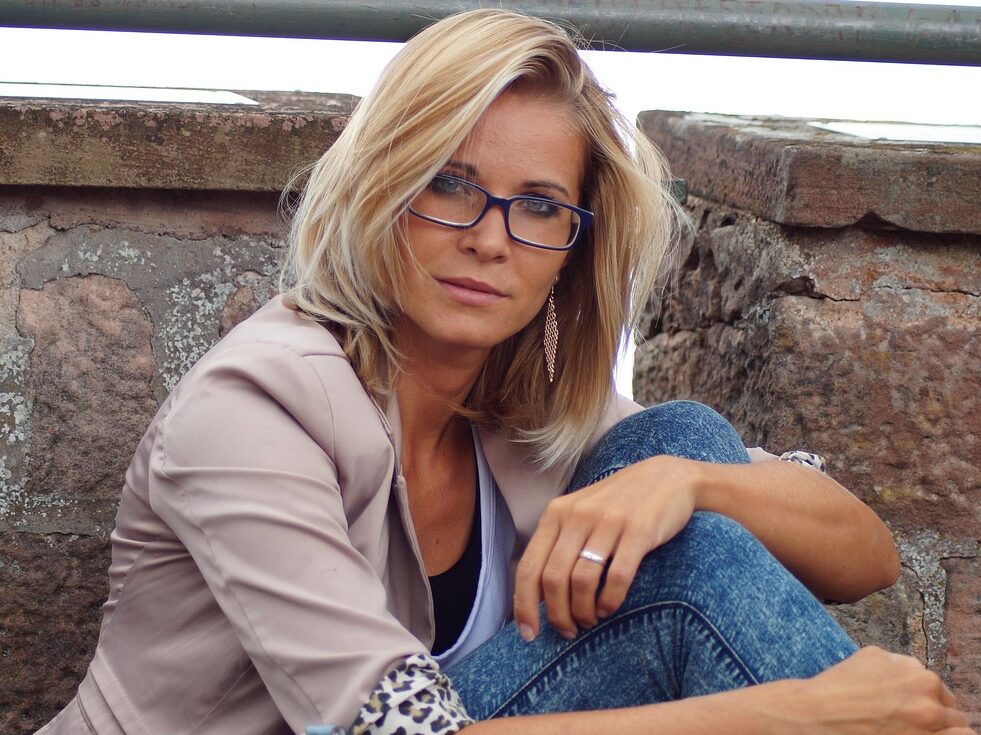 15 Signs They're Talking About You Behind Your Back