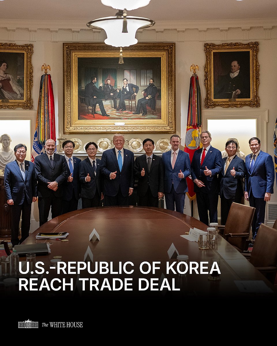 Trump-S. Korean trade delegation group photo
