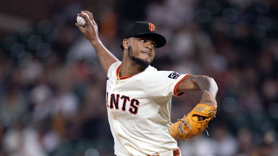 Yankees Land Giants Reliever