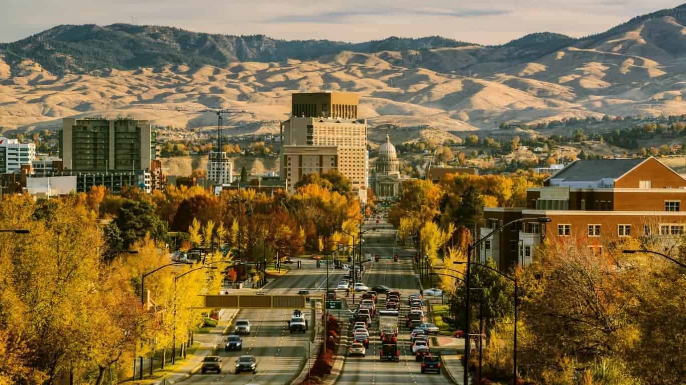 20 U.S. Cities with the Most Carefree and Positive Populations