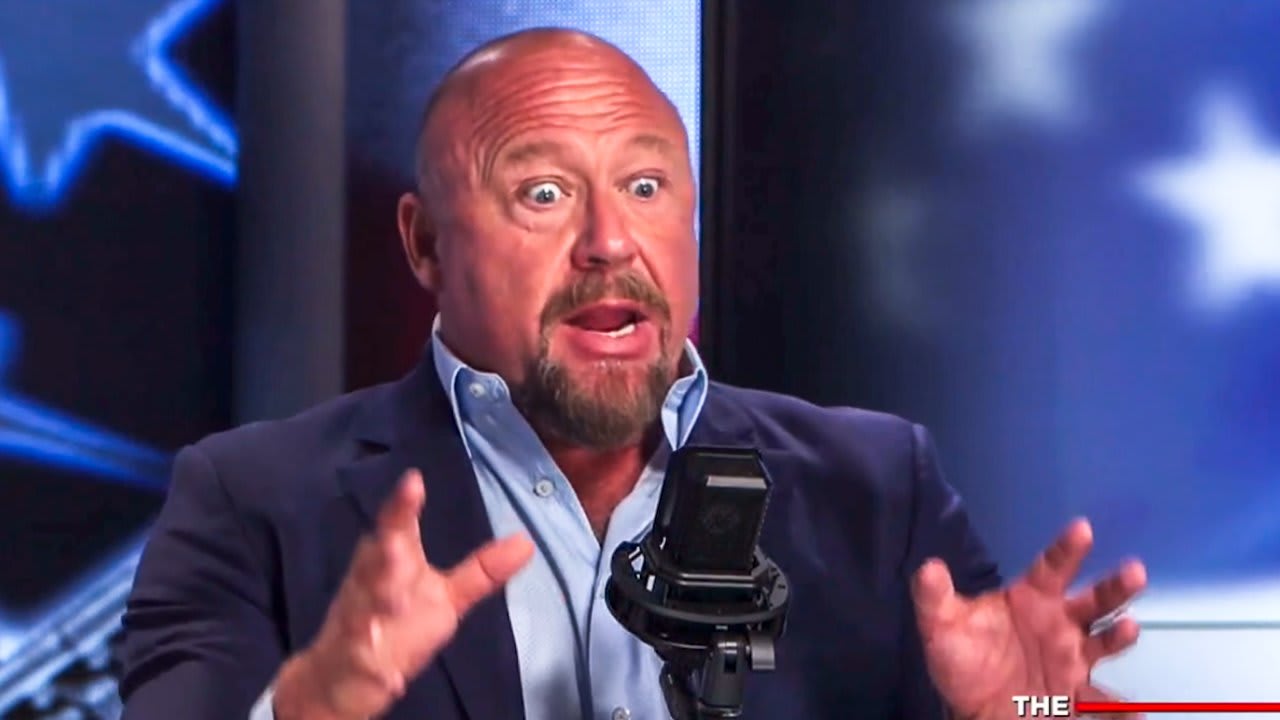 Alex Jones: Trump 'sources at the very top' planning to impeach Obama ...