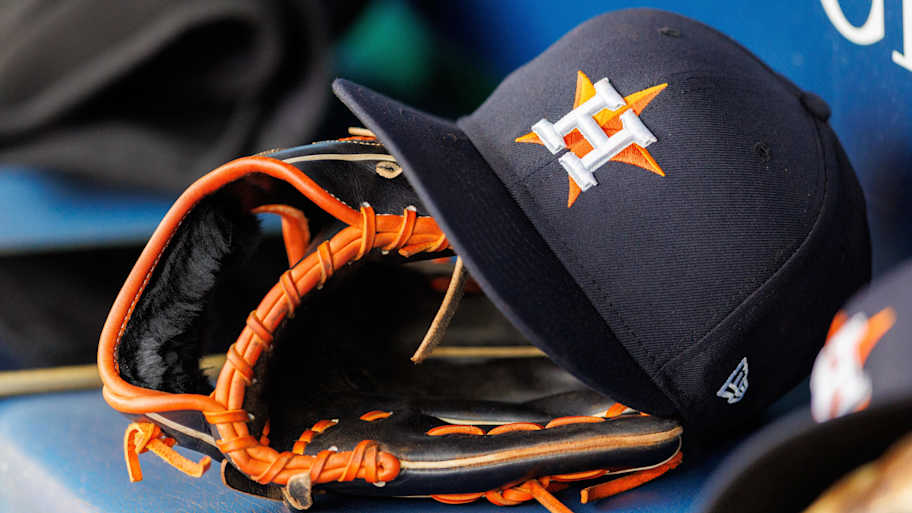 Former Astros Starting Pitcher Gets Sent To AL Contender in Late ...