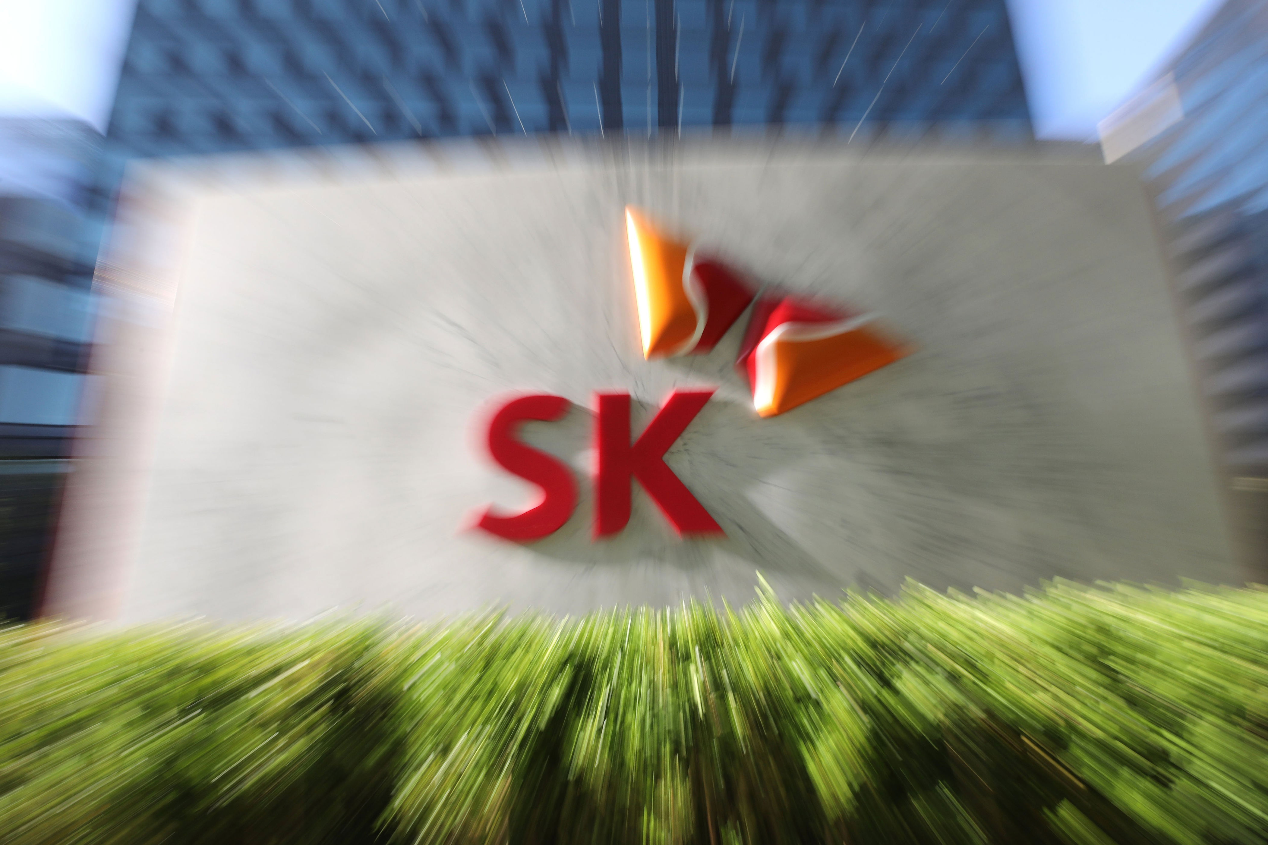 SK On relieves IPO pressure, eyes US listing