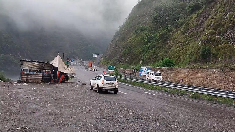 Jammu-Srinagar national highway reopenes partially for LMVs after eight ...