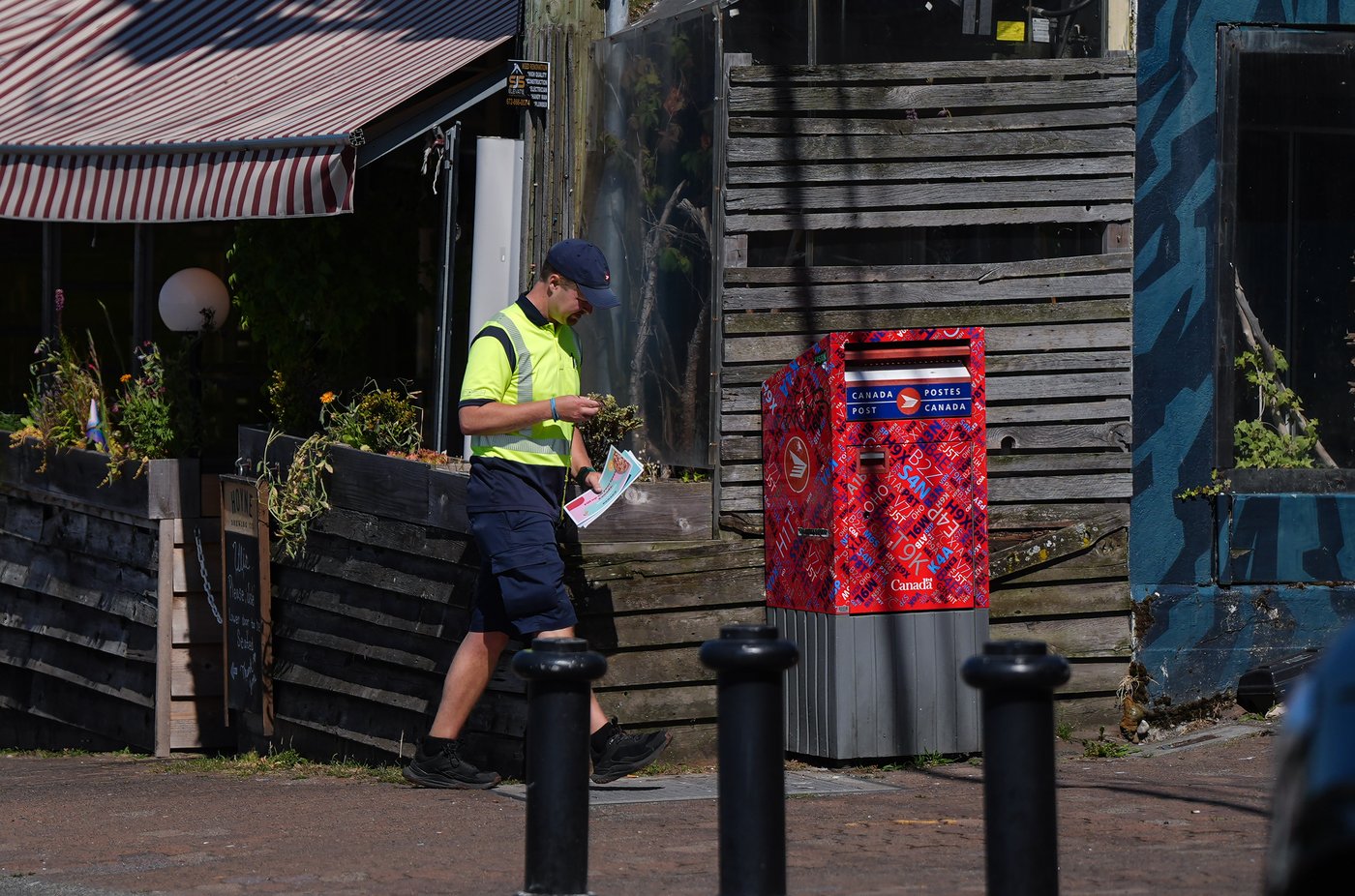 Union vote on Canada Post contract offer set to wrap up Friday afternoon
