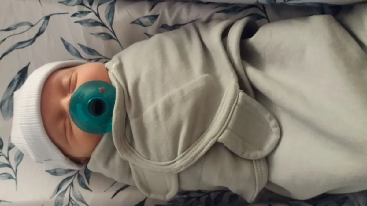 « Le plus vieux bébé du monde » : le petit Thaddeus vient de naître à ...