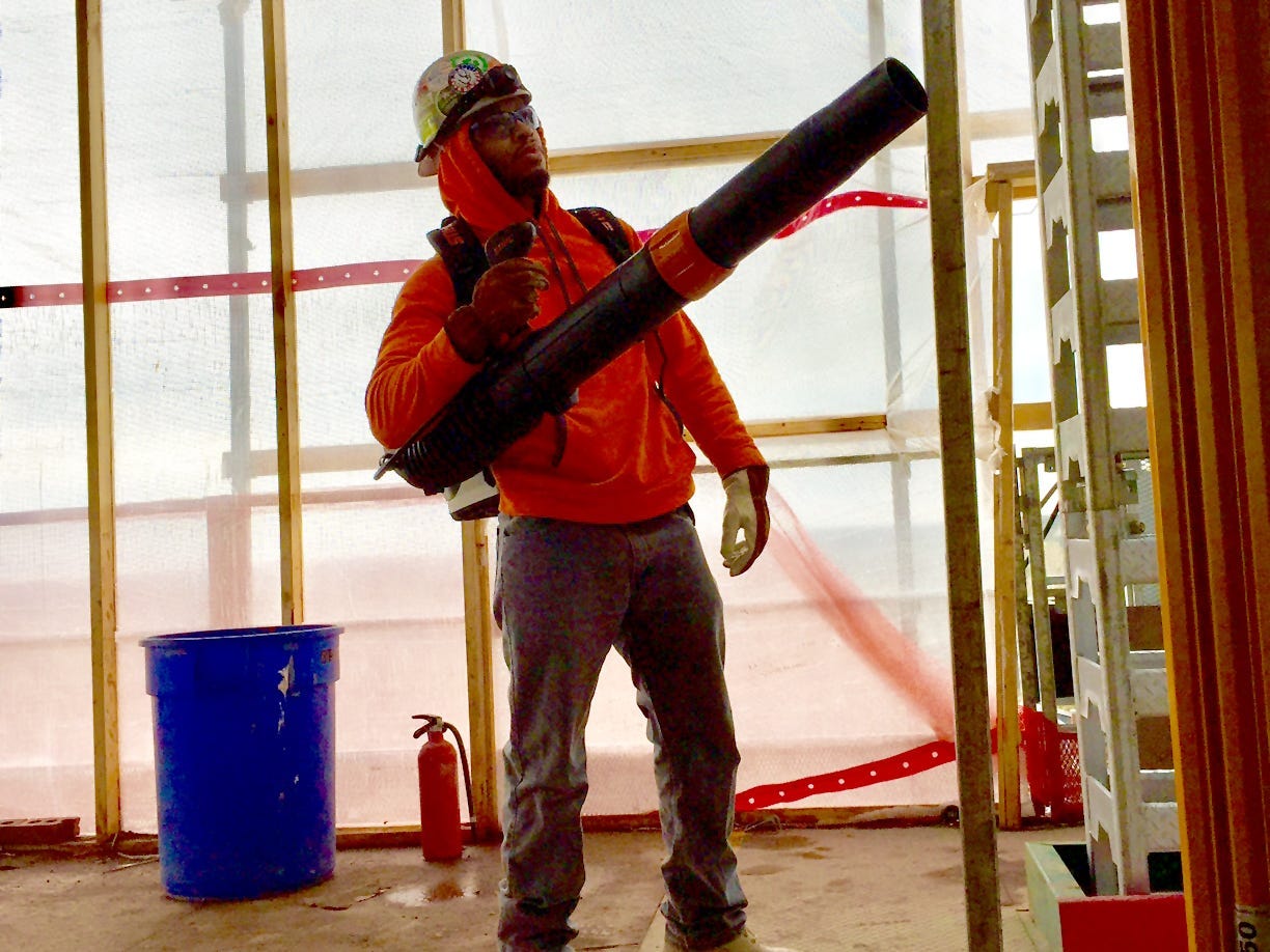 I'm a 29-year-old pipe fitter who makes over $100,000 a year. Here are ...