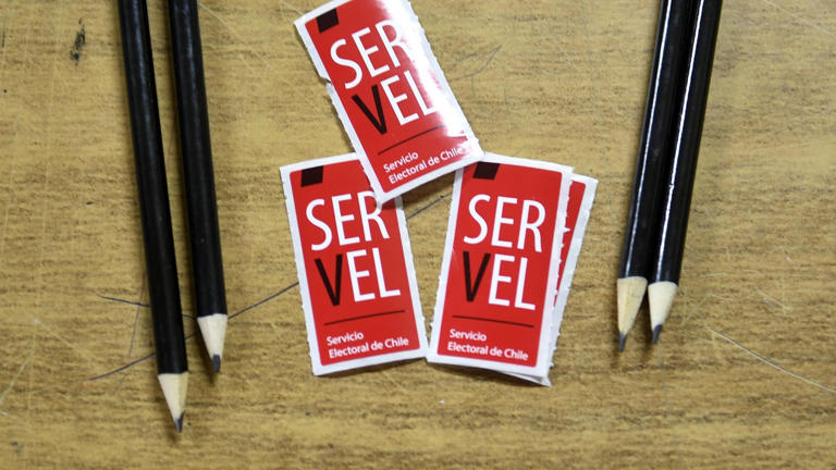 June border crossings from Canada into New York down