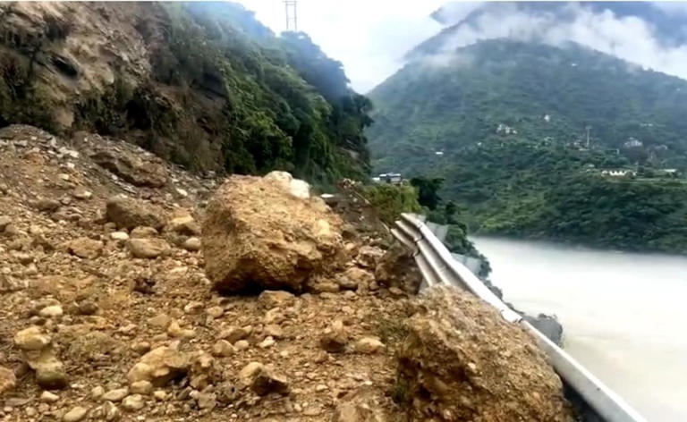 Landslide Hits Chandigarh-Manali Highway, 50 Meters Of Road Destroyed