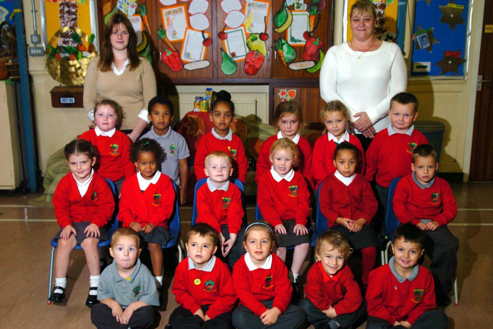 33 wonderful reception class photos taken at schools in Preston during ...