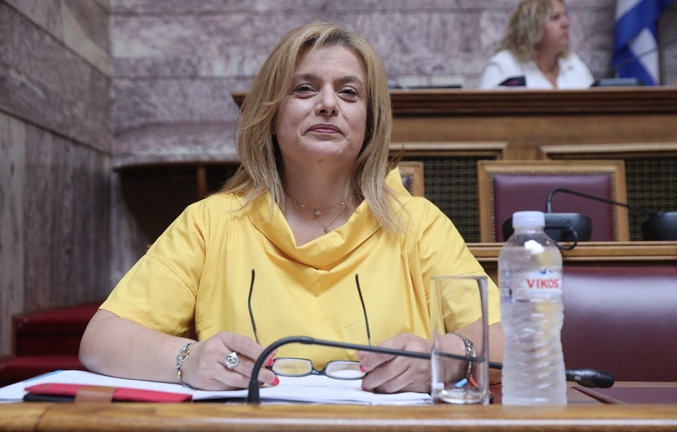 Βουλή: Εγκρίθηκε ο διορισμός της Αλεξάνδρας Ρογκάκου στη θέση της ...