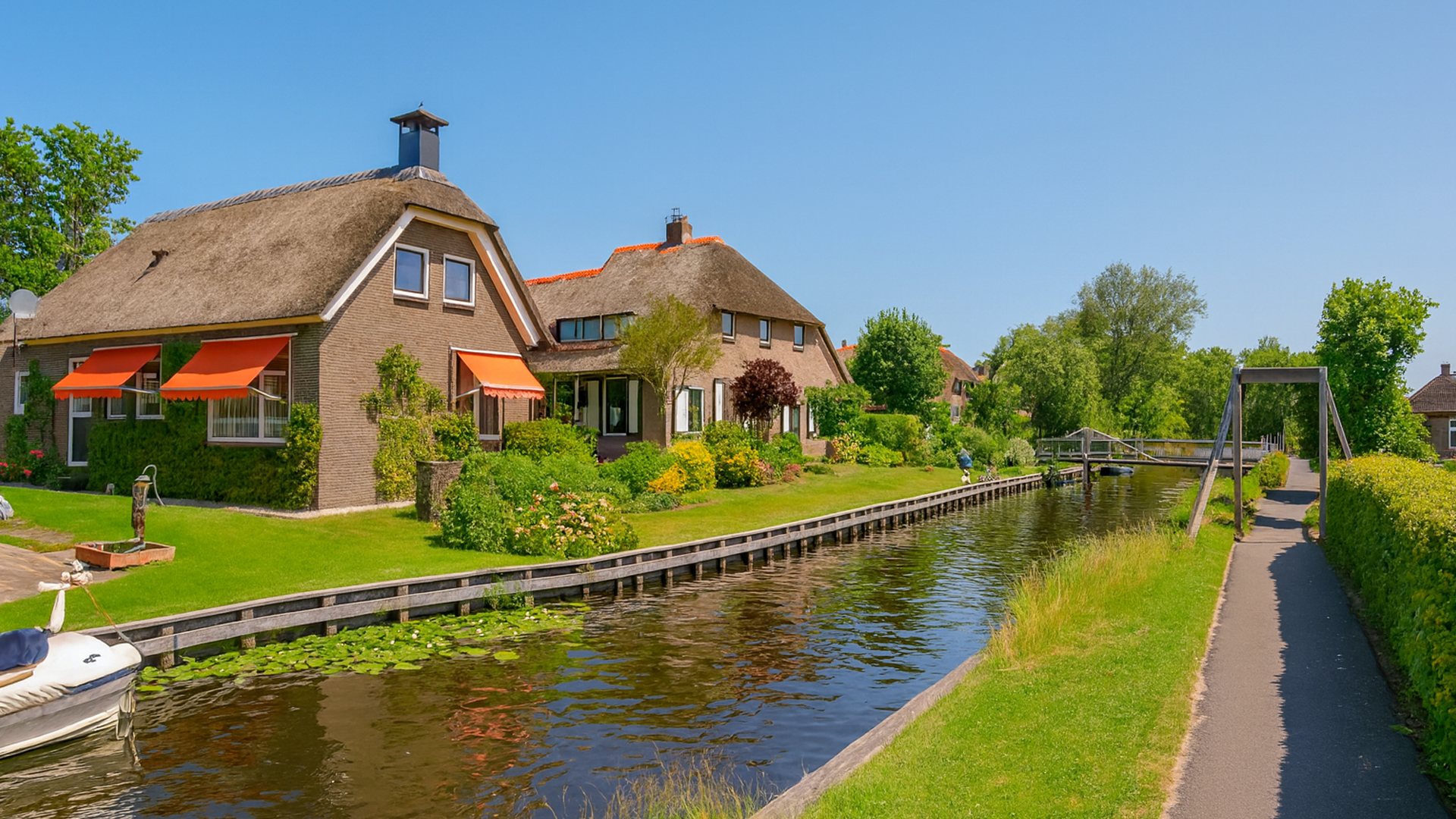 Belt-Schutsloot, Netherlands – A Peaceful Village Near Giethoorn in the ...