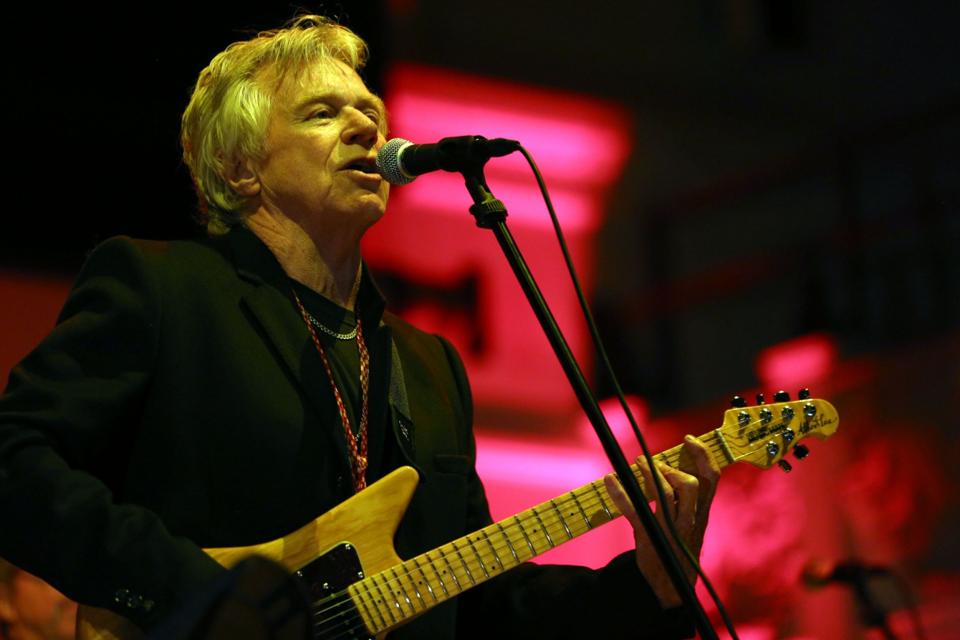 70s rock star Dave Edmunds fights for life in hospital