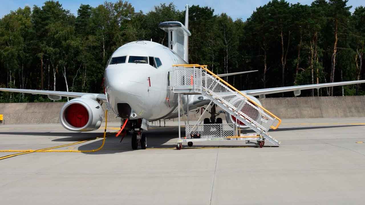 Australian Early Warning Aircraft Deployed to Poland to Support Ukraine