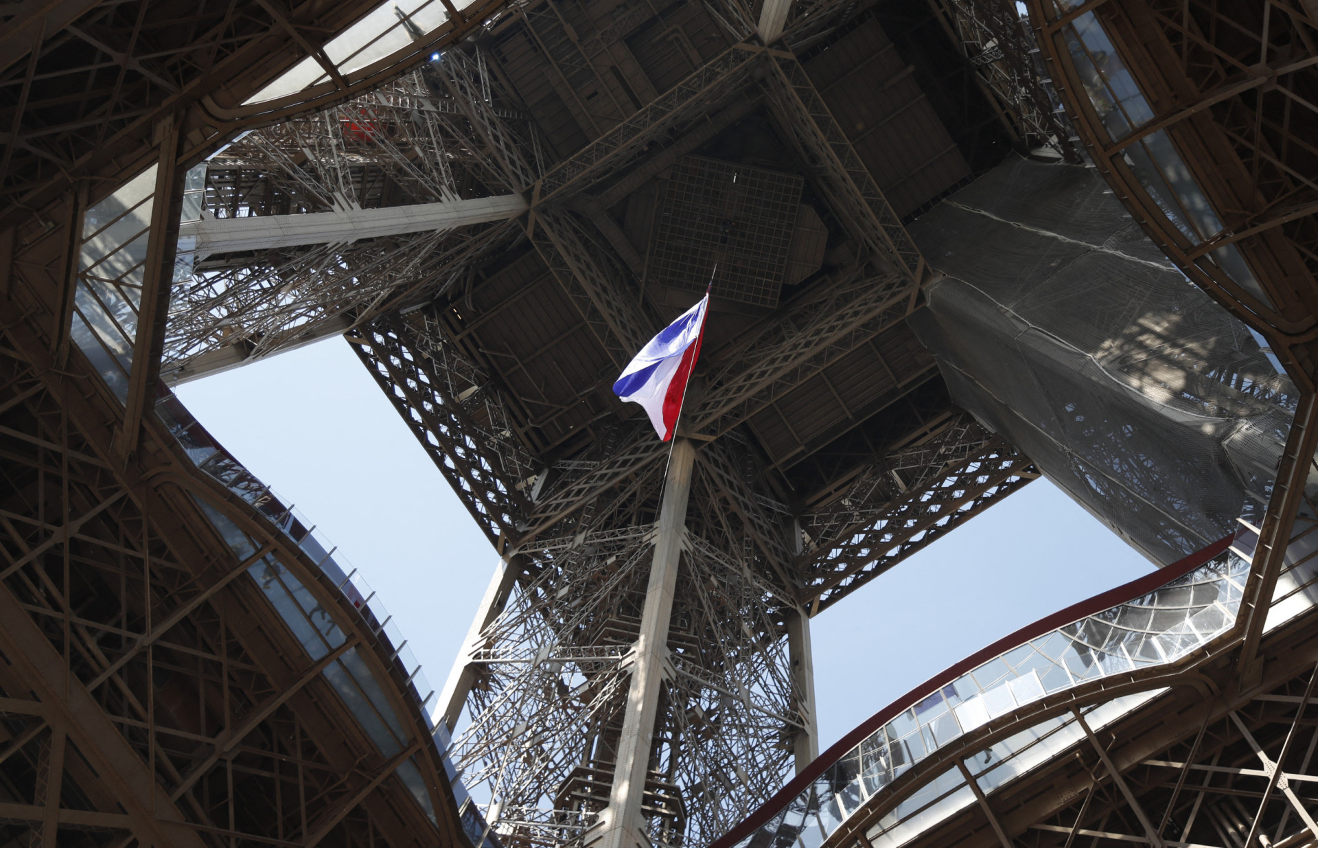 Can you identify these landmarks from these angles?