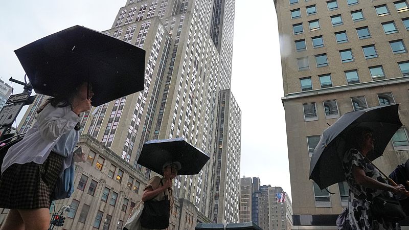 Heavy rain triggers flash floods and travel chaos on US East Coast