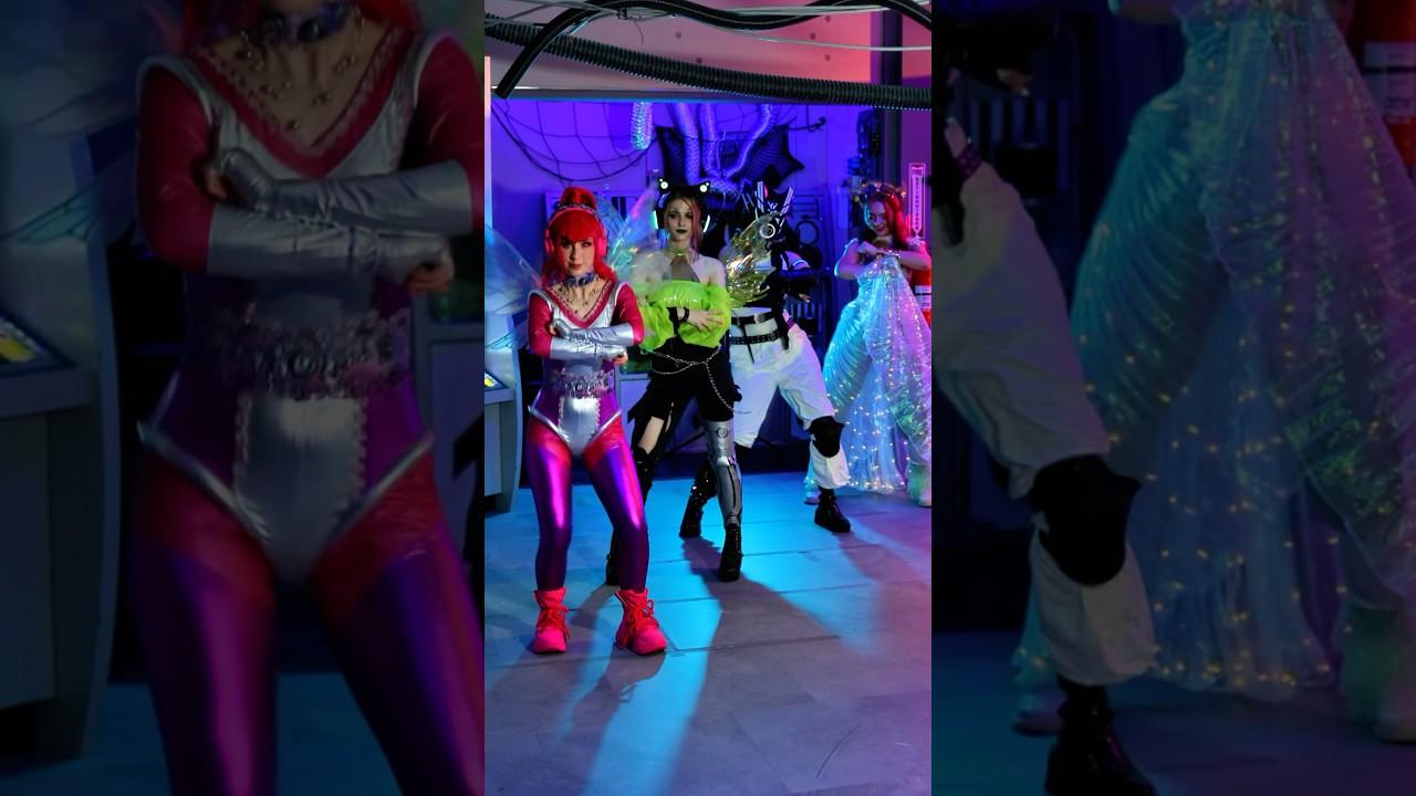 Space Fairy Dance 🧚🏼🚀🌌 W/ @prototype_fox @dajackies @halcybella At ...