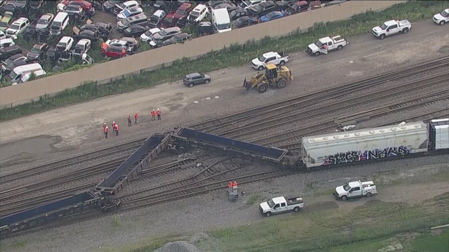 Metra BNSF trains back on the move after freight train derailment in Aurora