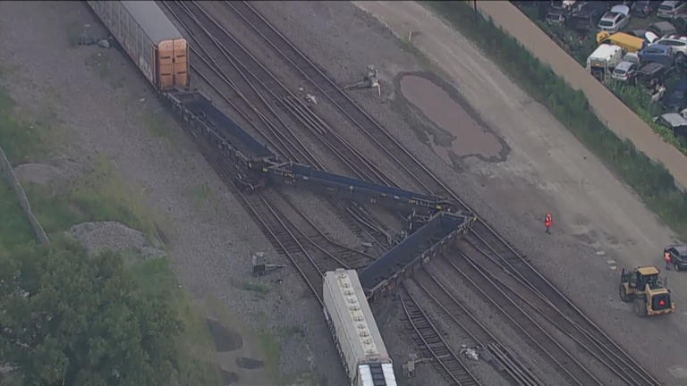 Metra BNSF trains back on the move after freight train derailment in Aurora