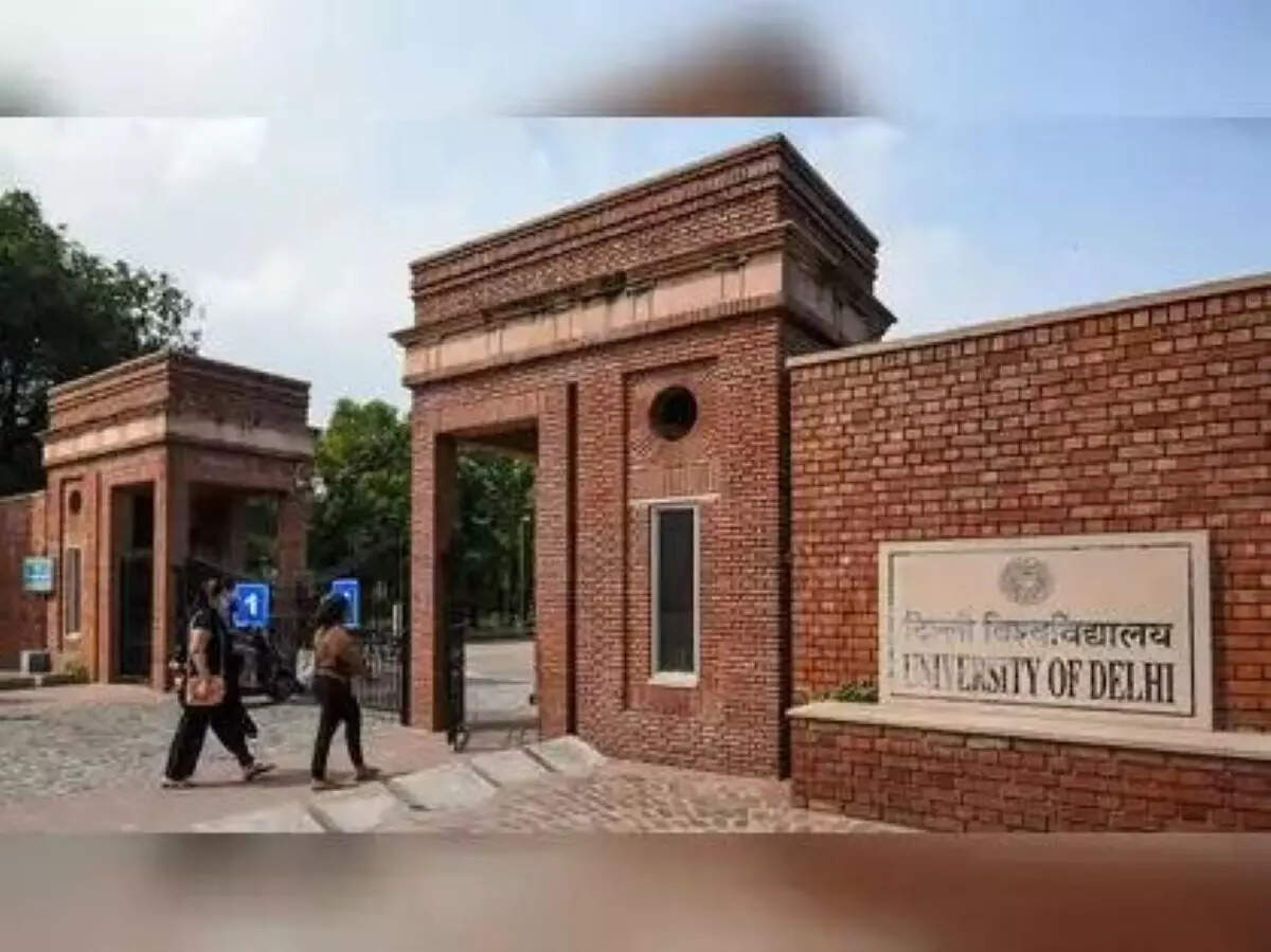 Delhi University students can now exit midway and return back to ...
