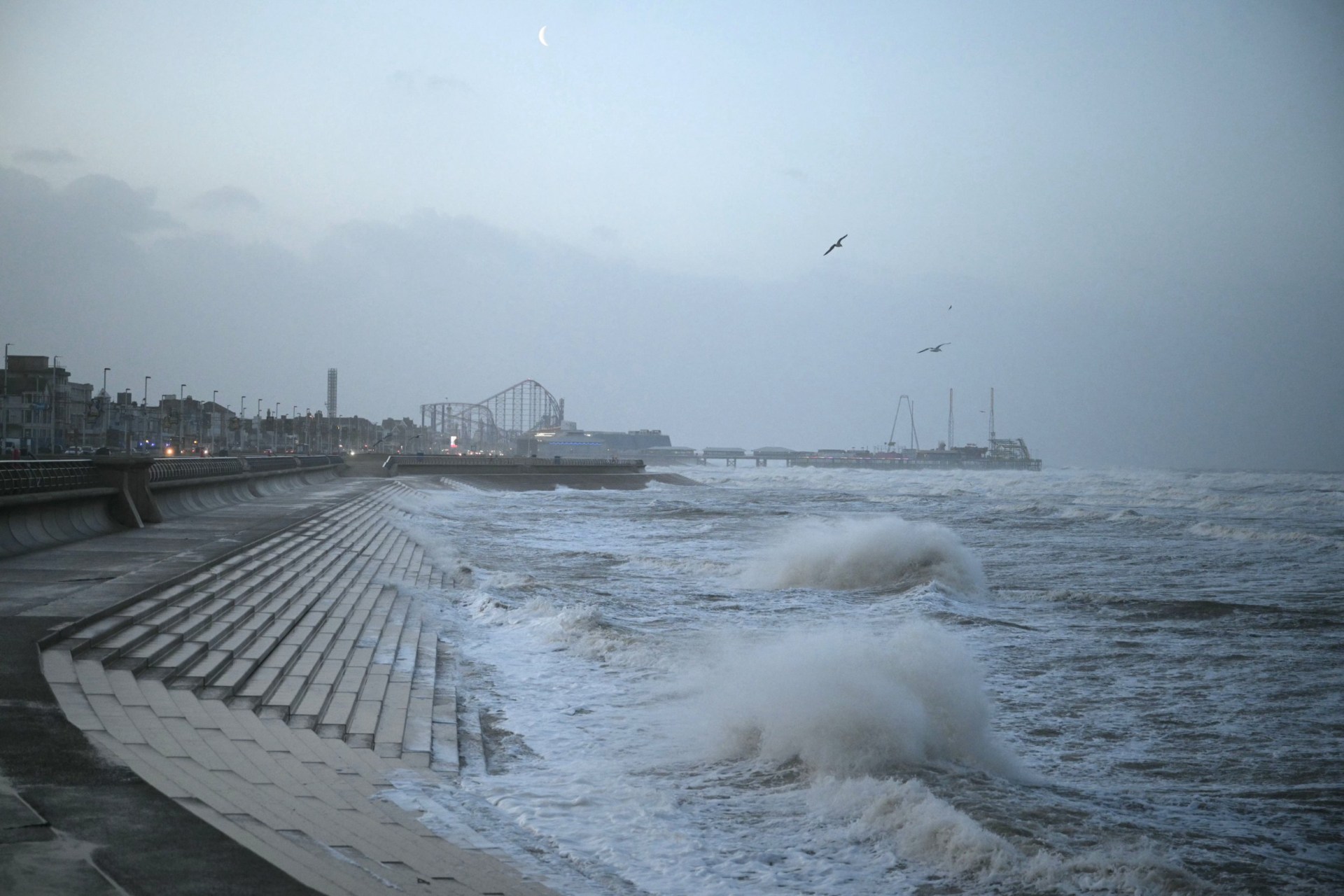 Storm Floris to batter UK with winds up to 85mph.