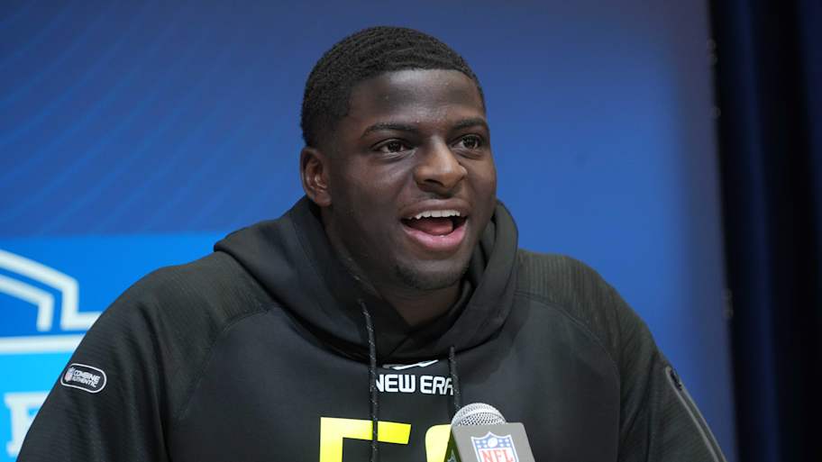 Titans Rookie Models Game After Cowboys, Steelers Stars