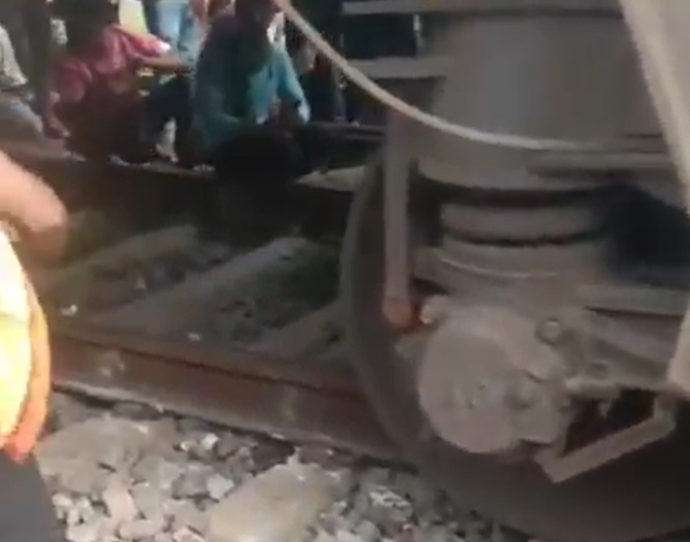 Muzaffarpur-Sabarmati Jan Sadharan express derails near Bhaupur Station ...