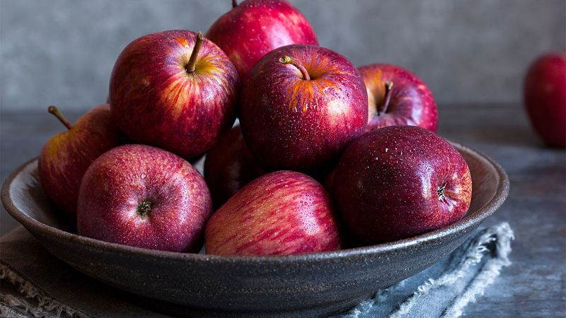 10 Fruits You Should Eat Every Week And 10 That Aren't Worth The Sugar