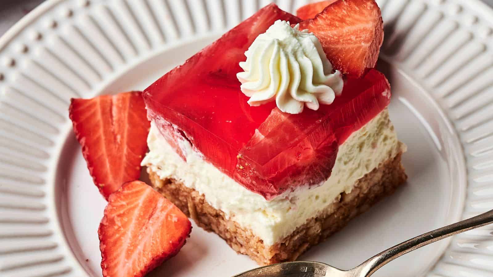 23 strawberry desserts for people who think they have seen it all