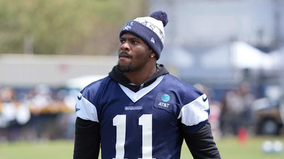 Micah Parsons Posts Cryptic GIF Amid Contract Drama, Cowboys' Trevon ...