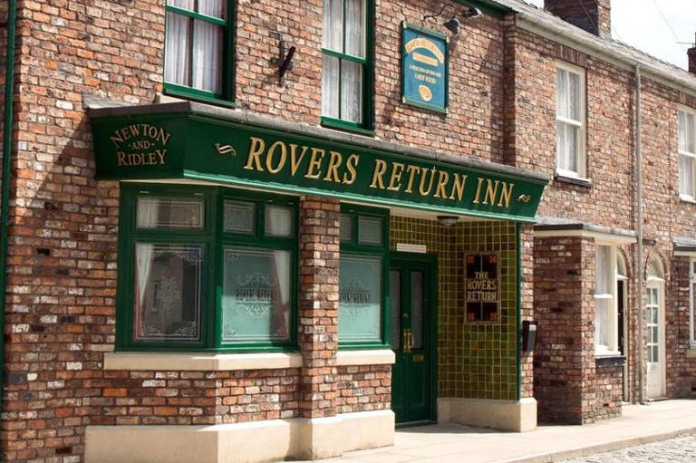 ITV Coronation Street 'bringing back' legend after 12 years in return ...