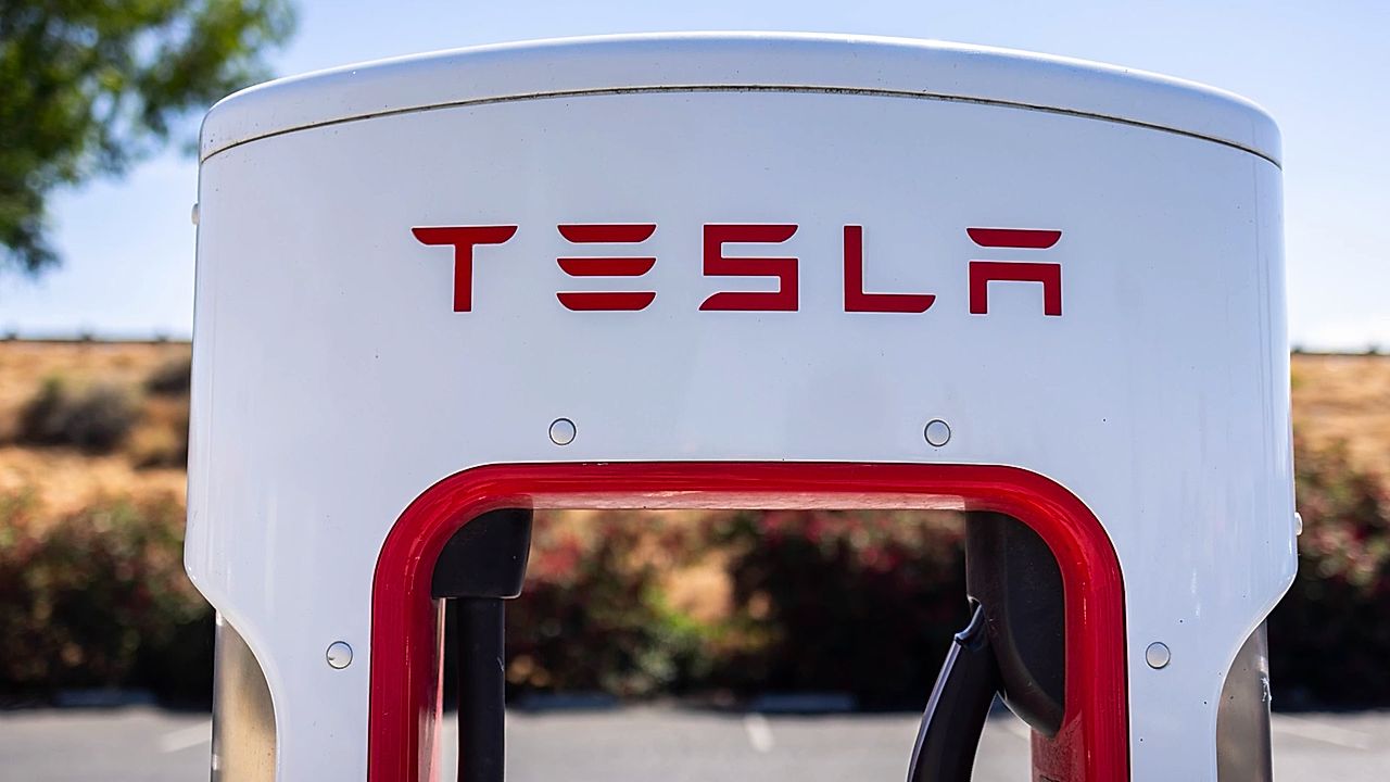 Tesla signs $4.3 billion battery deal with LG to reduce dependence on China