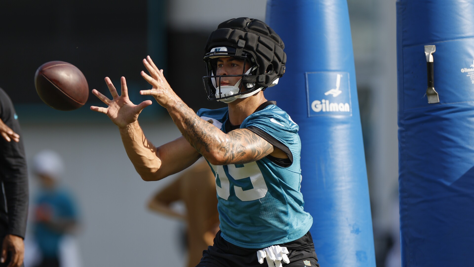 Welsh rugby star Louis Rees-Zammit giving up pro football and returning ...