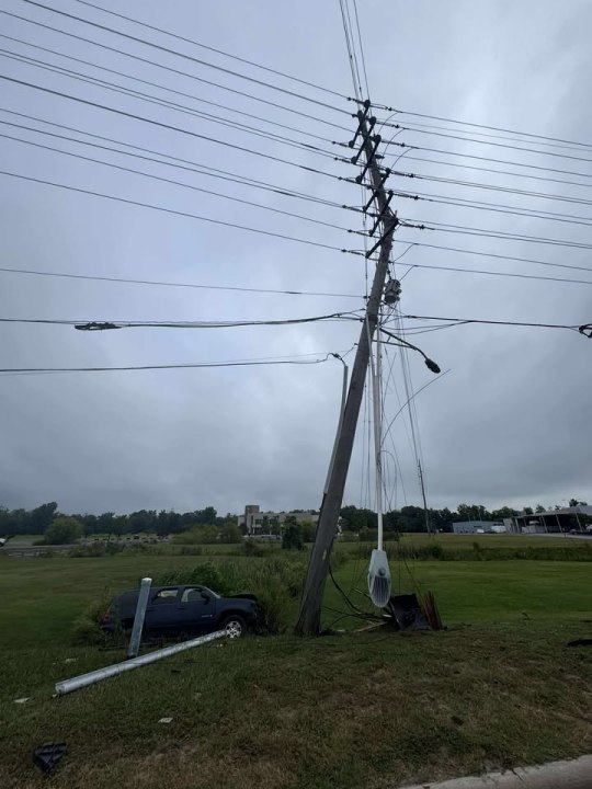 Vehicle collides with utility pole on 15th Street