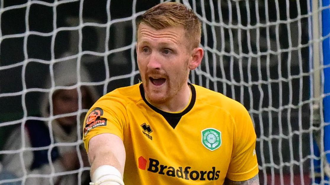 Truro City sign Yeovil Town goalkeeper Stone