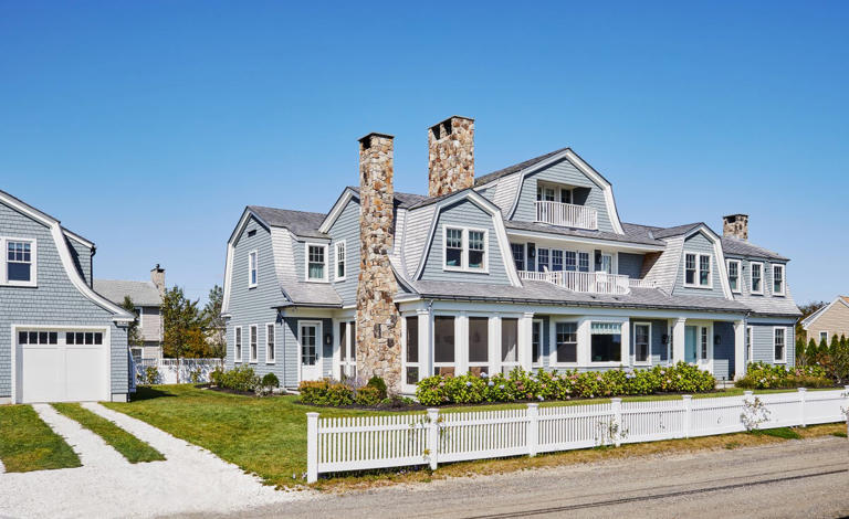 Designers say these 5 exterior paint colors could boost your home's ...
