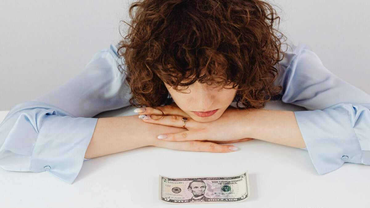 10 Signs Of Financial Abuse In A Relationship