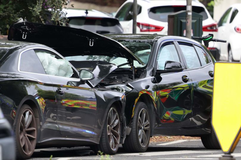 Drivers urged to avoid Liverpool area after three car crash