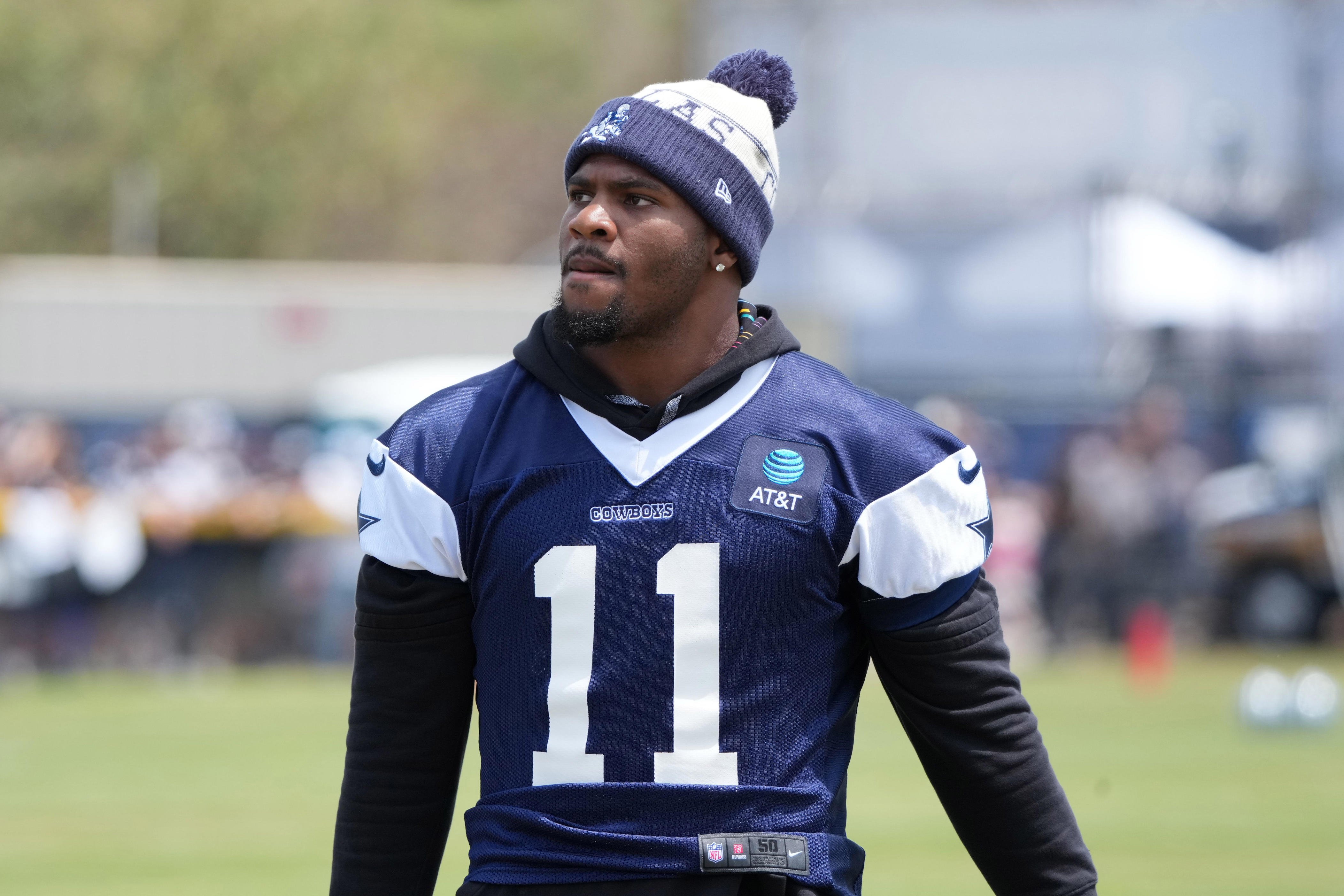 Micah Parsons 'considering drastic measures' amid Cowboys contract standoff