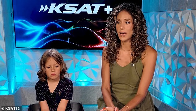 Octopus attacks boy, 6, at aquarium and makes EYE CONTACT with him from ...