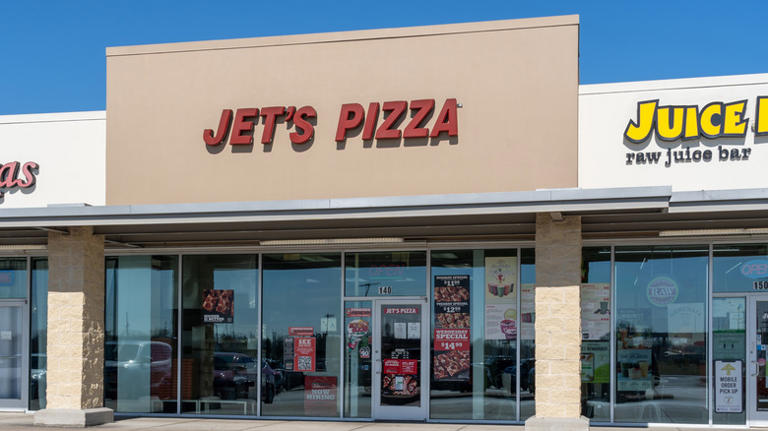Wait — These 8 Popular Restaurant Chains Are Actually From The Detroit ...