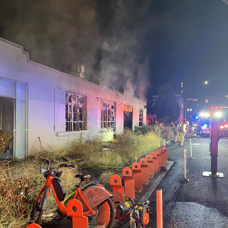 Portland Fire crews respond to 2 fires, crash in 2-hour span overnight