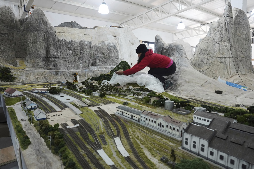In a miniature world, climate change and environmental issues loom large