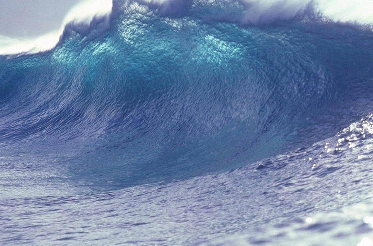 Why some underwater earthquakes cause tsunamis—and others, just little ...