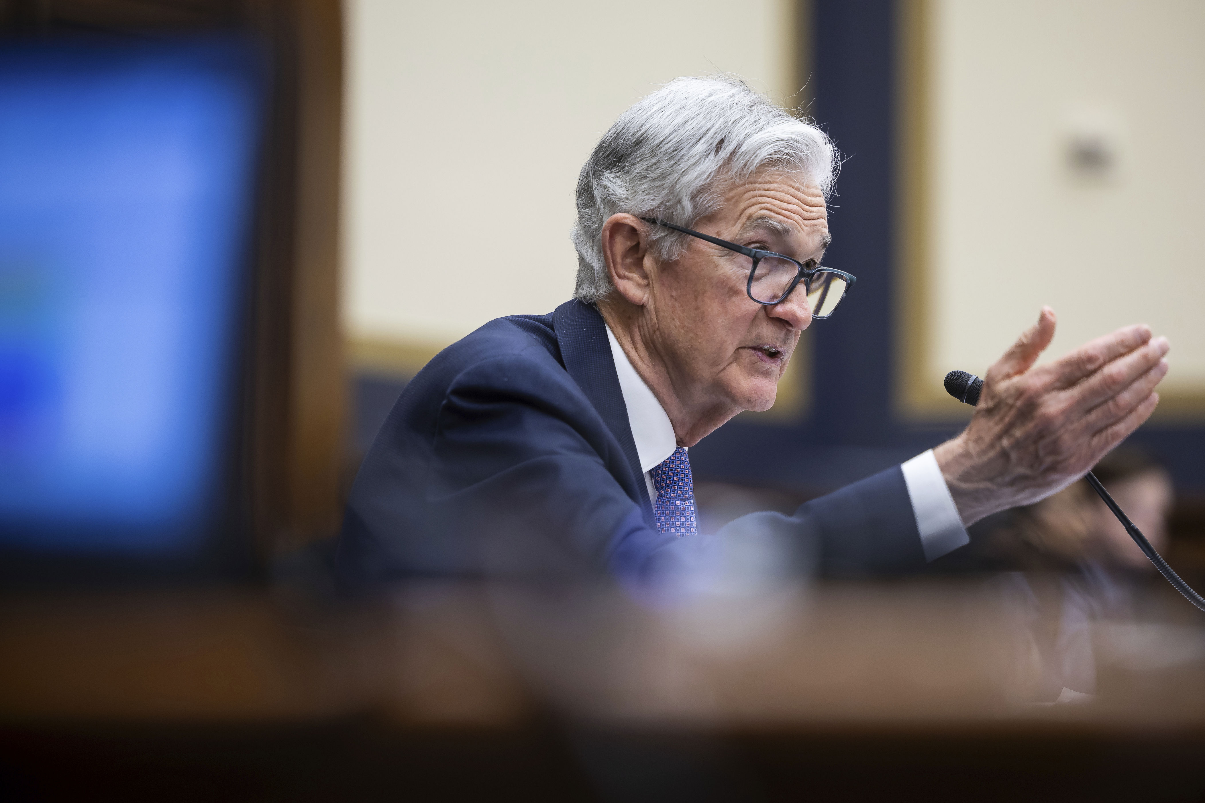 Tame inflation report keeps Fed rate cut on track